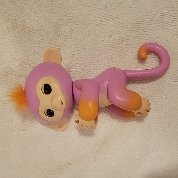 WowWee | Toys | Wowwee Fingerlings 2 Tone Monkey Summer Pink With ...